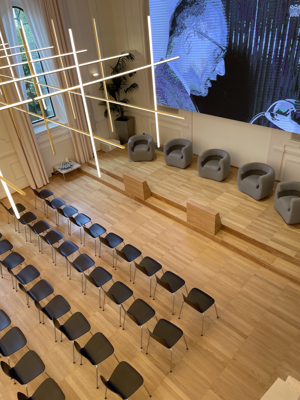 CONFINDUSTRIA CUNEO - ITALY 1.100 sqm - Raised floors for indoor and ...