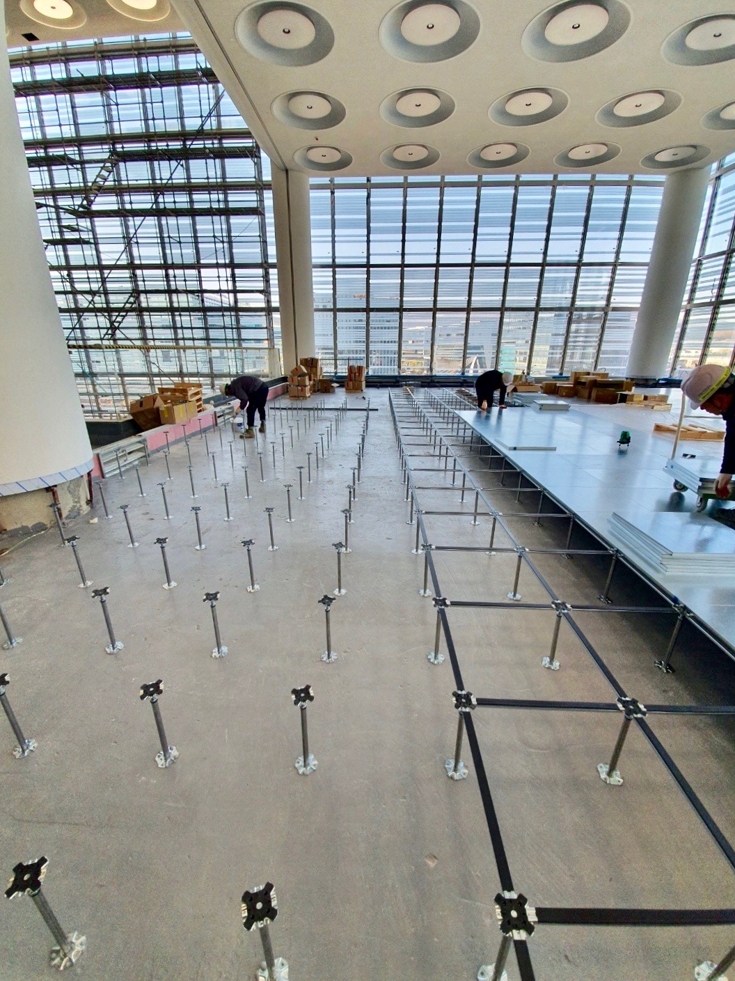 HANKOOK HEADQUARTERS - KOREA 13.000 sqm - Raised floors for indoor and ...